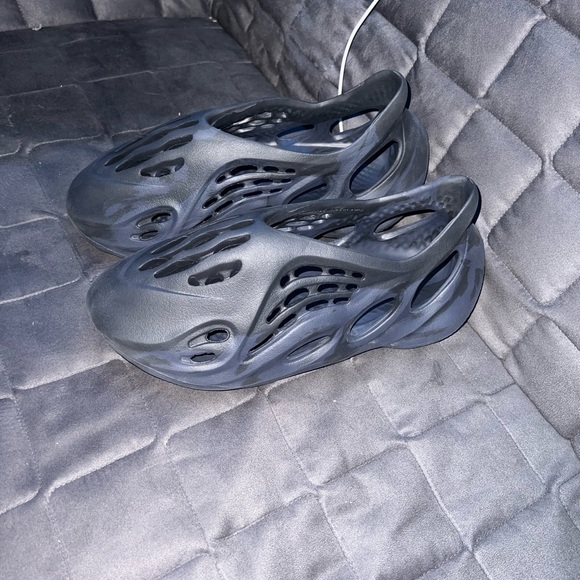 Shoes | Yeezy Foam Runner Mineral Blue | Poshmark